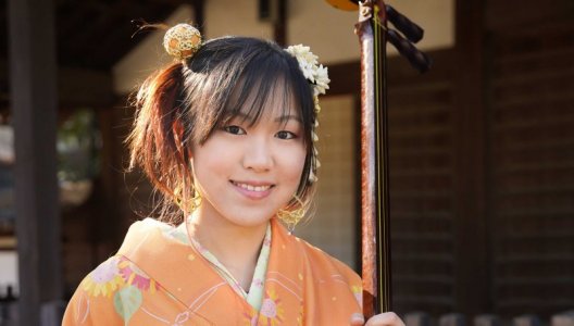 Yuzu NATSUMI revisite le shamisen façon pop ! - Japan Expo Paris