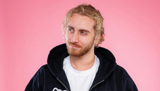 Signing session: Sora (draw) - Japan Expo Marseille